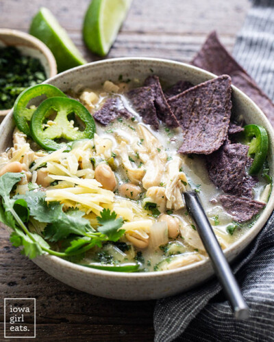 CrockPot White Chicken Chili - Easy, Flavorful and Healthy